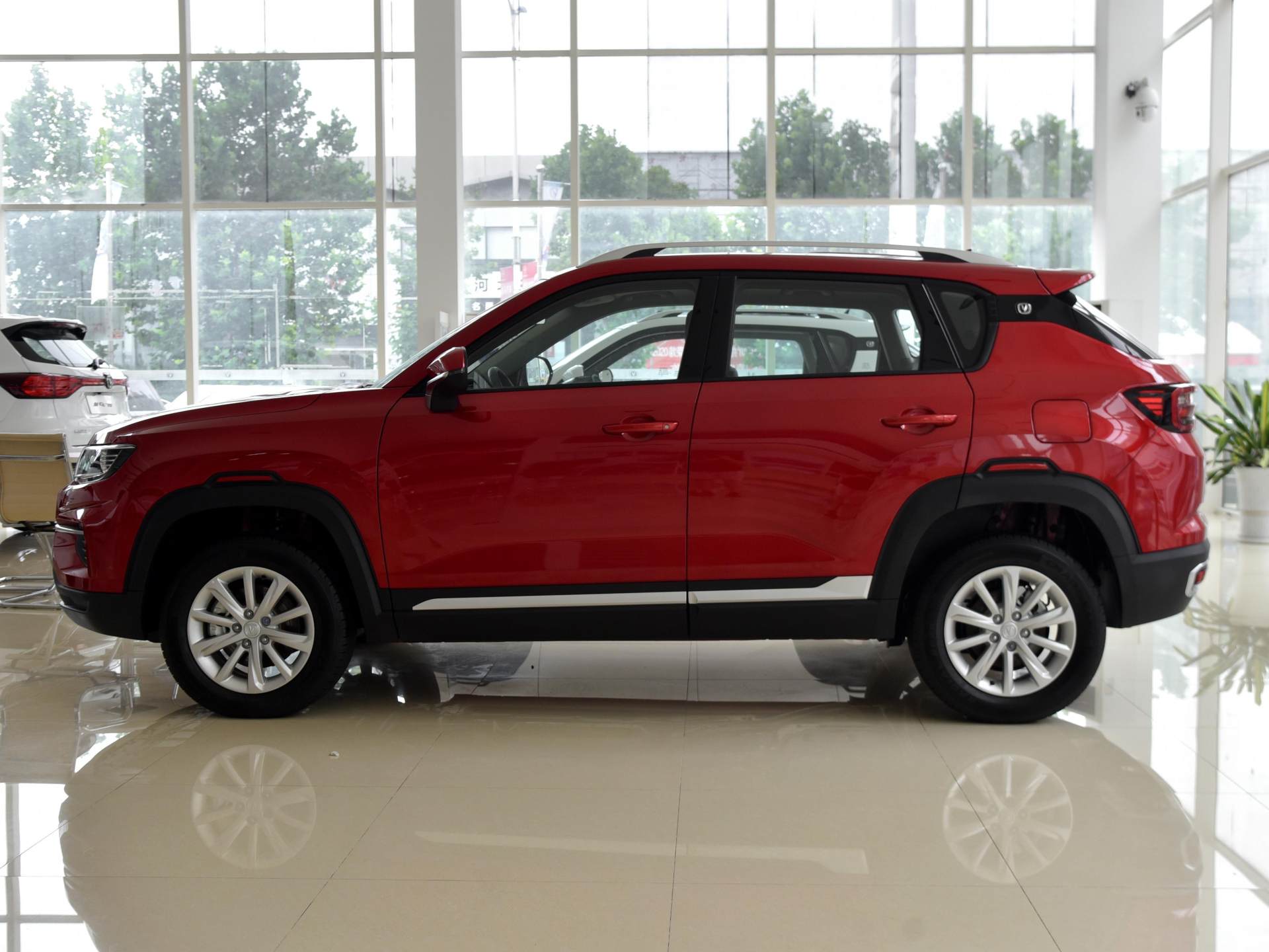 内外兼优，蓝鲸动力，如今不到7万，带你看长安CS35PLUS_百科TA说