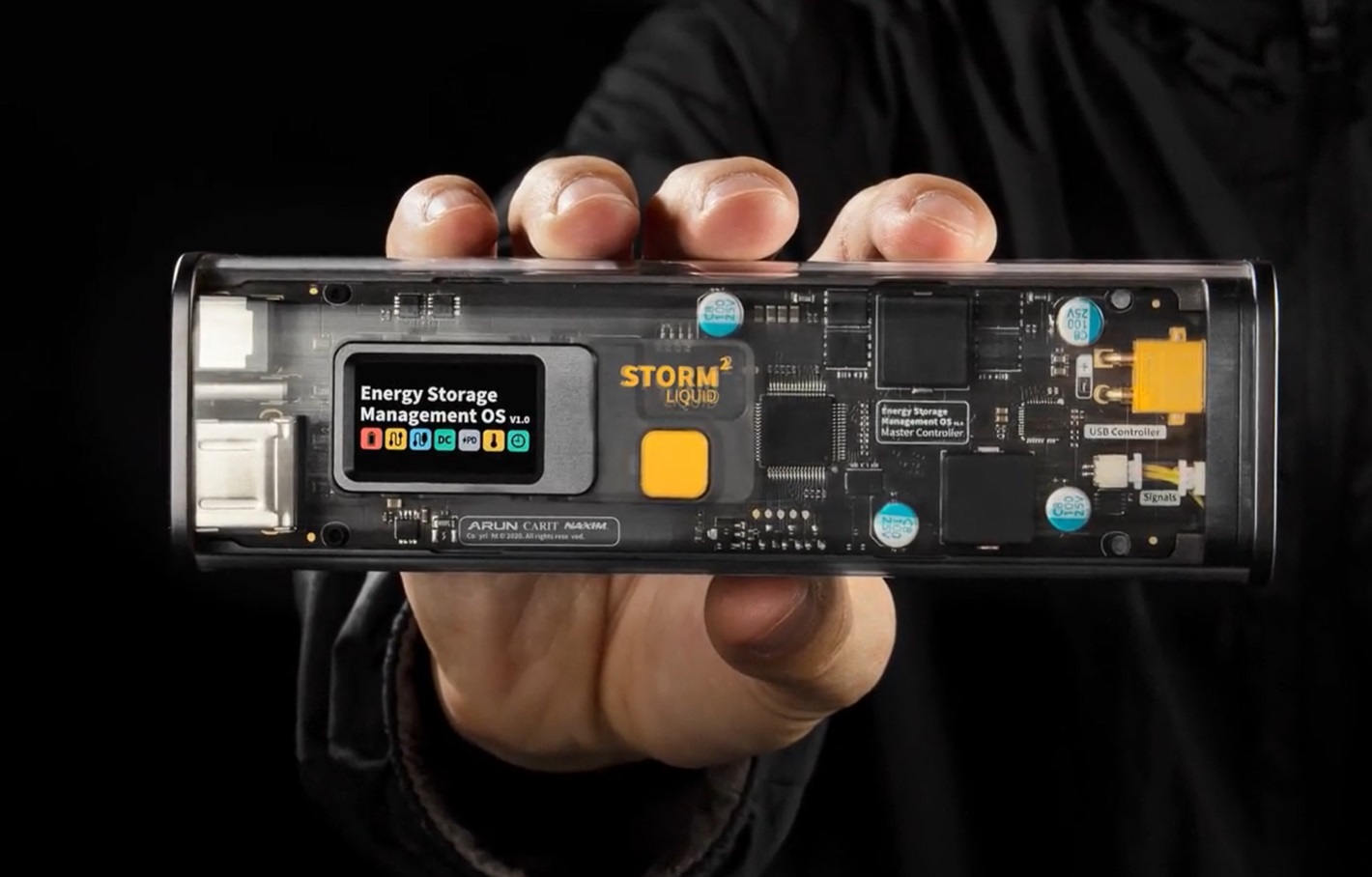 极客风移动电源 STORM 2 海外众筹成功：透明外壳，27600mAh_百科TA说