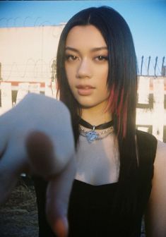 MEGAN（美籍华裔女歌手、演员、模特，女子唱跳组合KATSEYE成员）_百度百科