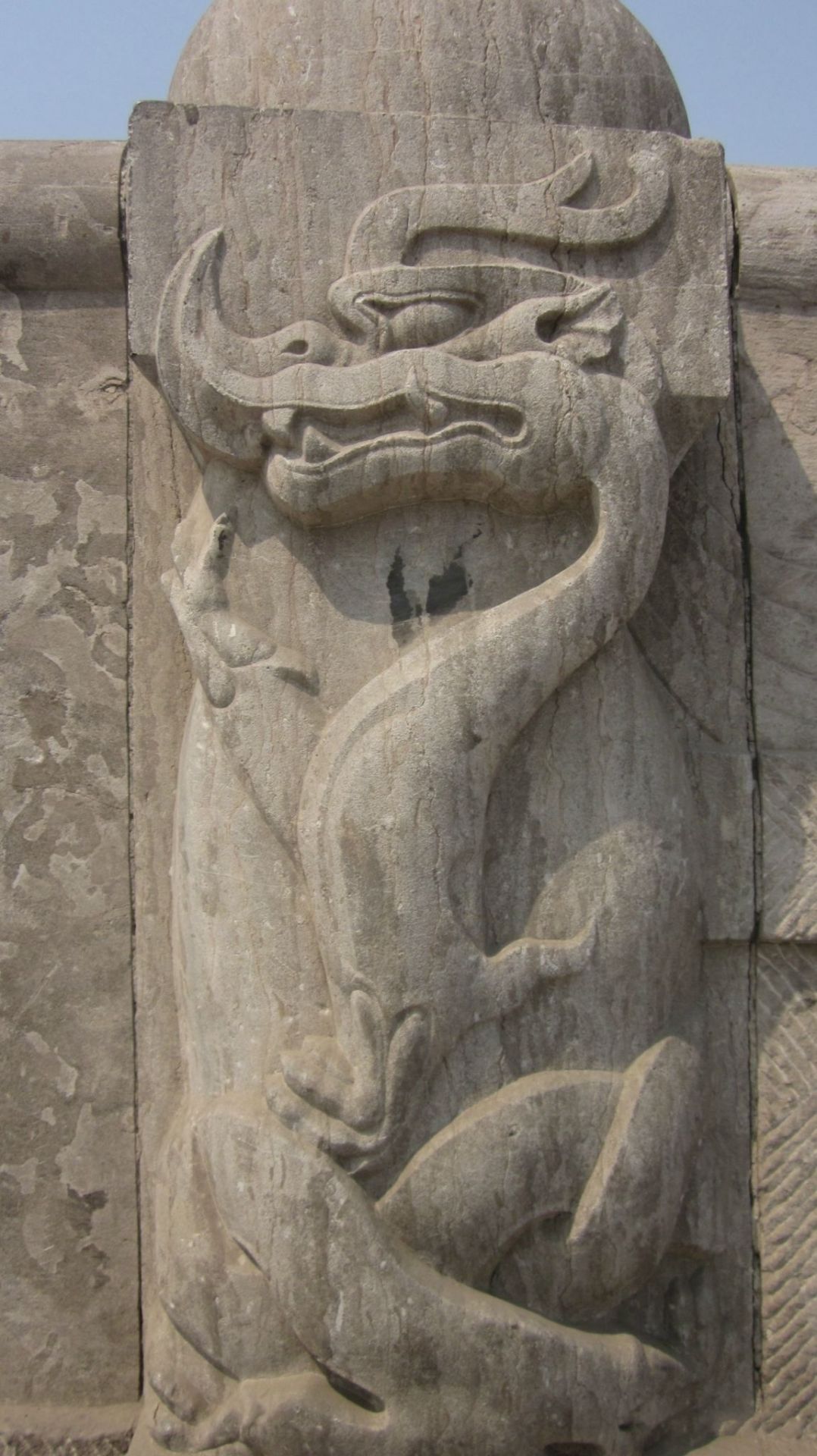 赵州桥石栏板：双面雕龙，收藏于中国国家博物馆_百科TA说