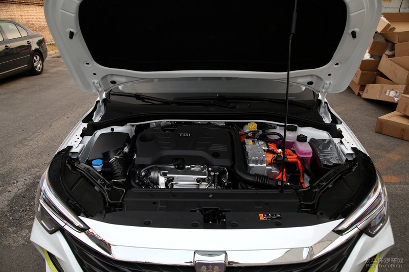 带电的小狮子 荣威ei6 MAX实车到店_百科TA说