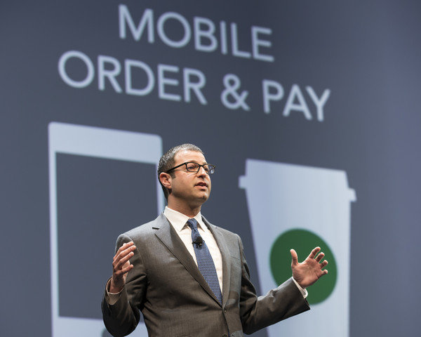 为了成为餐饮业的「互联网公司」，星巴克都做了什么？_百科TA说