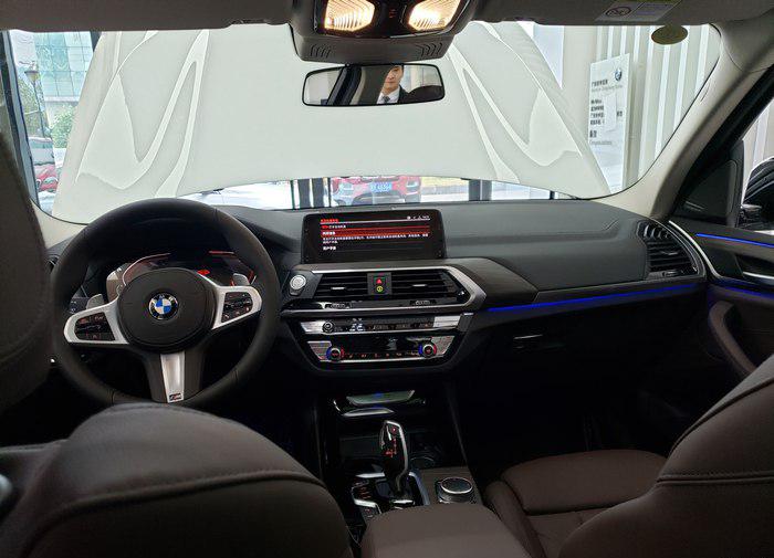 39万怎么选？凯迪拉克XT5、宝马X3值得入手吗？看完你就醒悟了_百科TA说