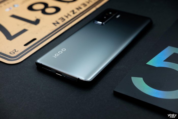 性价比之选，iQOO 5旗舰担当火爆预售中_百科TA说