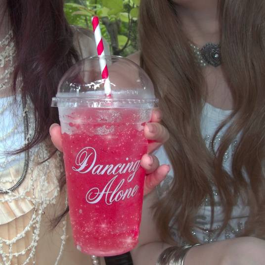 DANCING ALONE（2025年KiiiKiii推出的首张数位单曲专辑）_百度百科