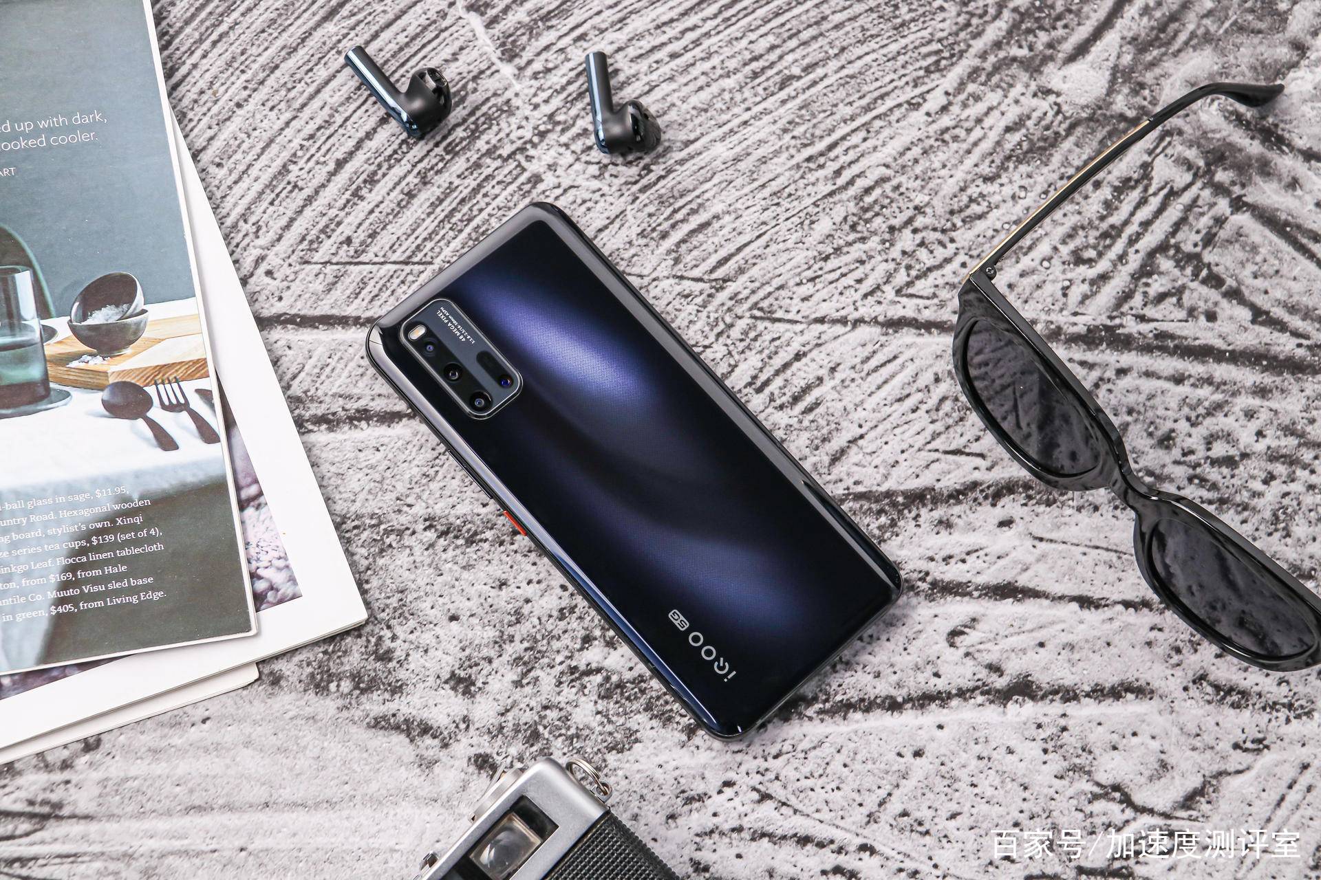 iQOO 3上手简评，除了骁龙865还有这些“硬核”配置_百科TA说