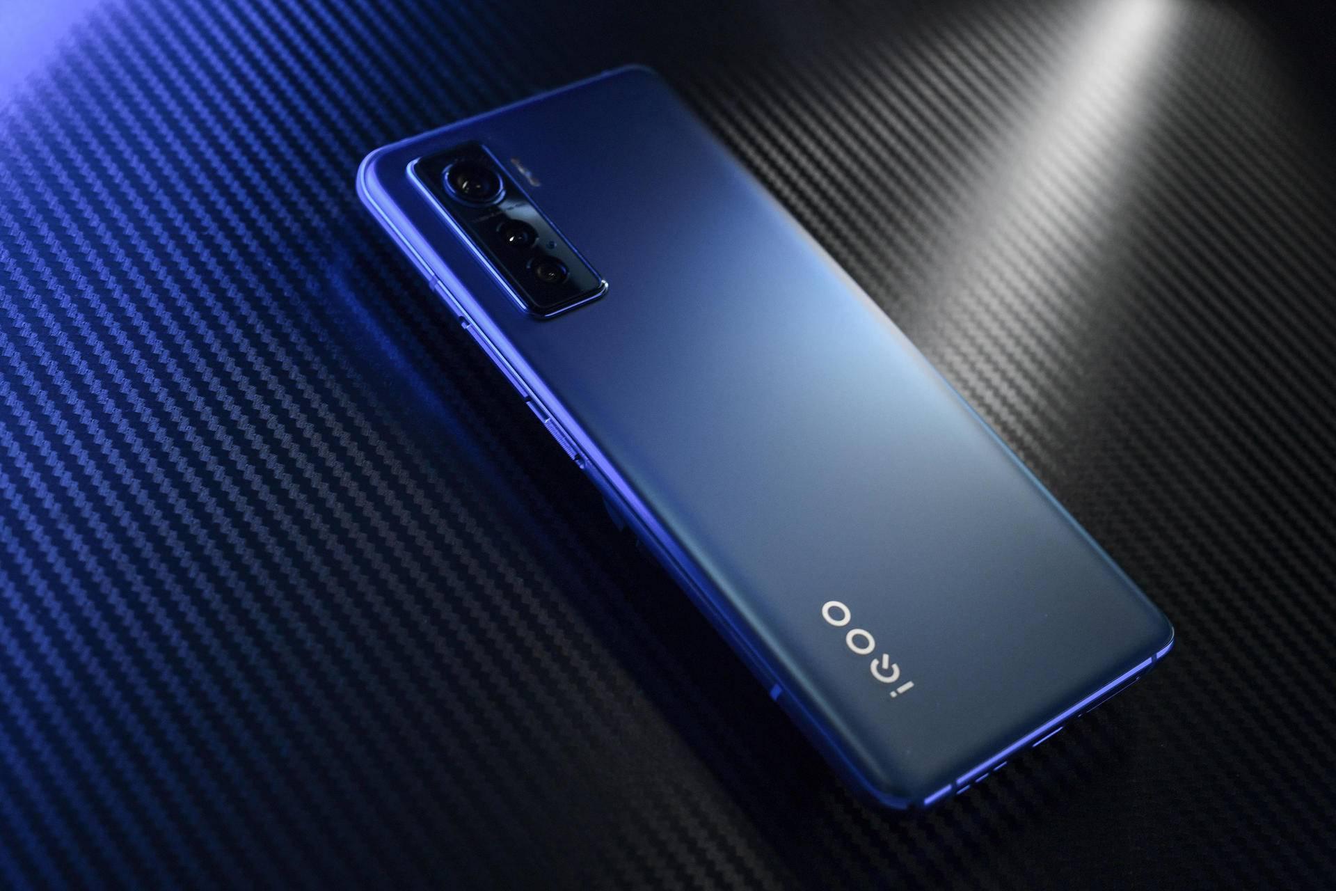 4000元价位段标杆级产品，iQOO 5成就最强“水桶机”_百科TA说