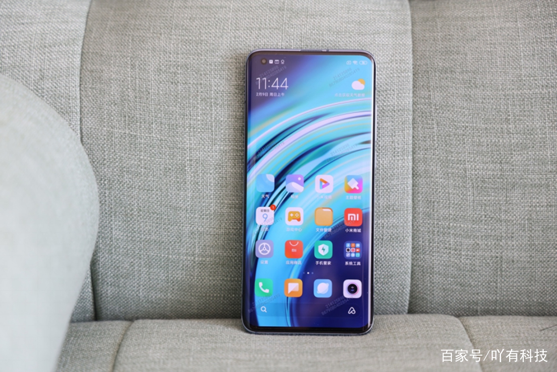 小米10所搭载的骁龙865，对比麒麟9905G，谁更出色？_百科TA说