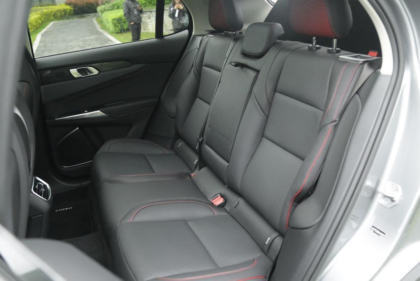 开完马自达CX4，再开领克01，提到体验，车主道出真心话_百科TA说