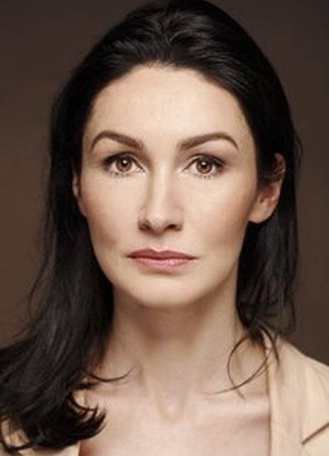 Niamh Large_百度百科