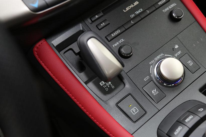 28万选哪款车？英菲尼迪Q50L还是雷克萨斯CT？看完清楚了_百科TA说