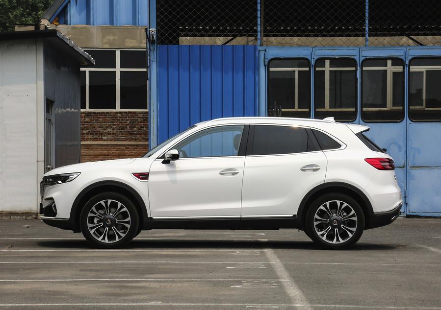 24万什么车好？红旗HS5还是现代胜达？带你详细剖析两车优劣_百科TA说