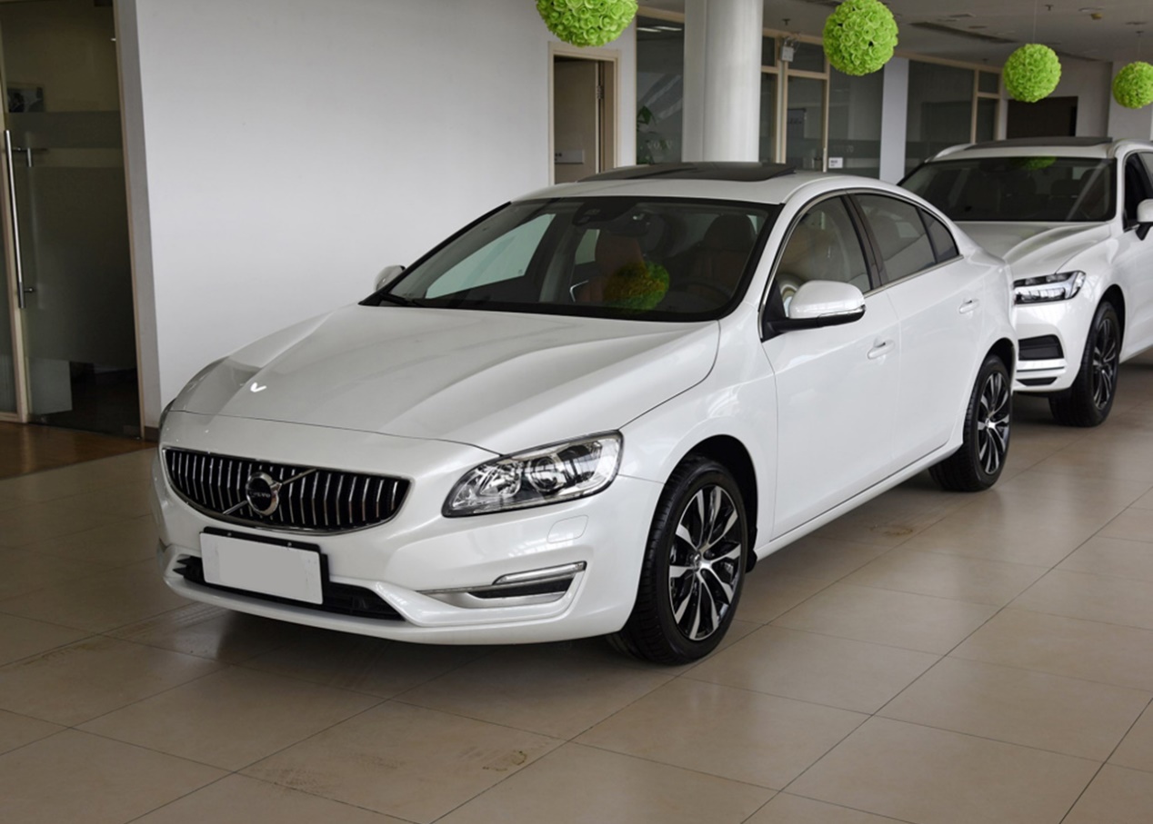 对于沃尔沃来说，S60L属于跟宝马3和凯迪拉克CT5对杠的车型_百科TA说