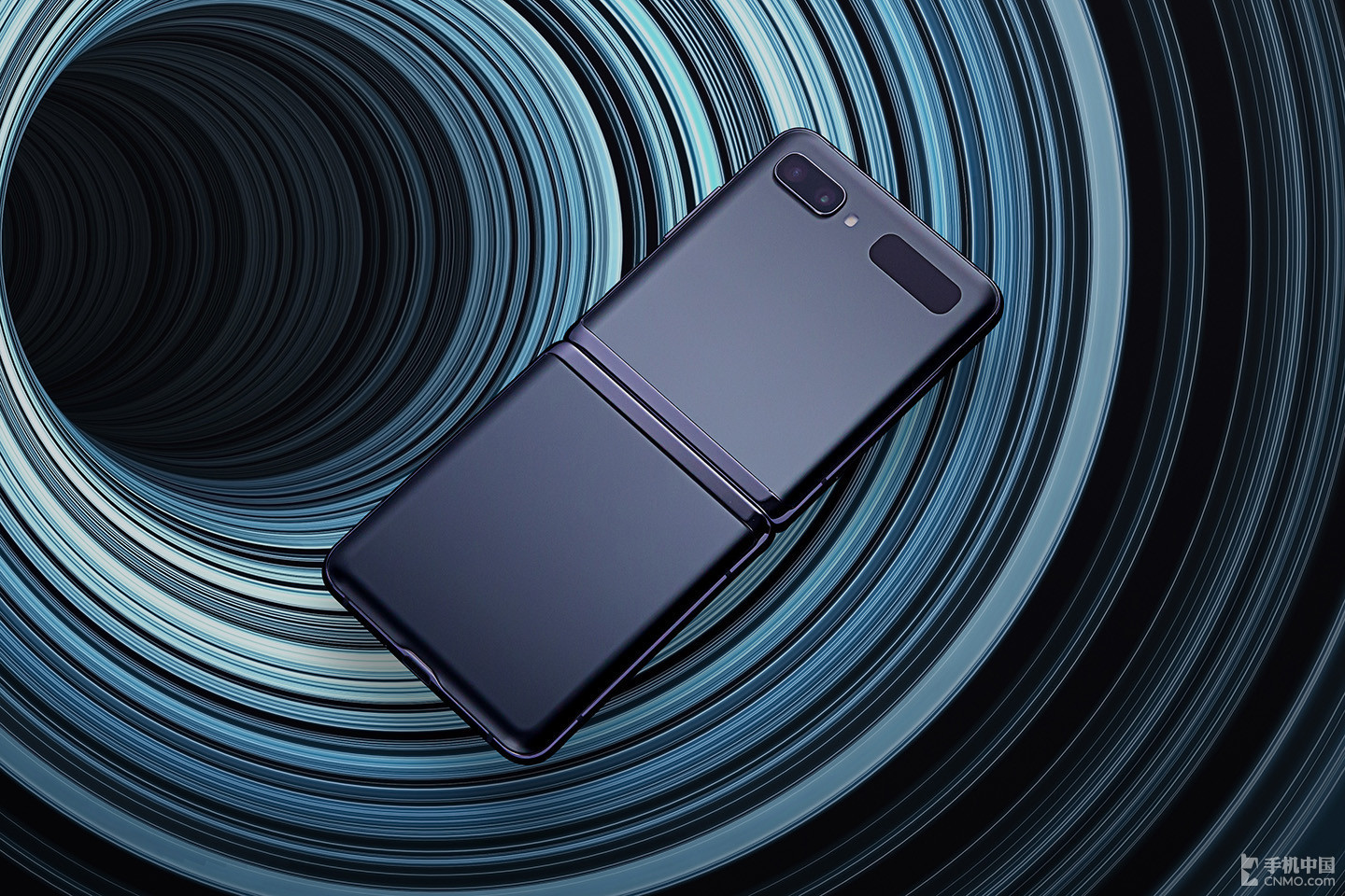 三星Z Flip 5G图赏 弯折之间感受科技进步的脚印_百科TA说