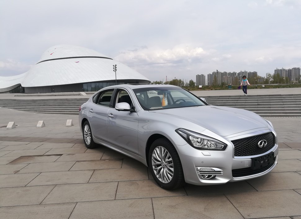 开完英菲尼迪Q70，又开捷豹XFL，谁层次高，车主坦率地说了感受_百科TA说