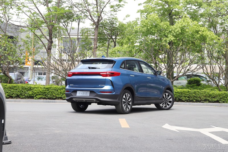 威马EX5-Z实车图终亮相 和EX5很像/亮点在语音_百科TA说
