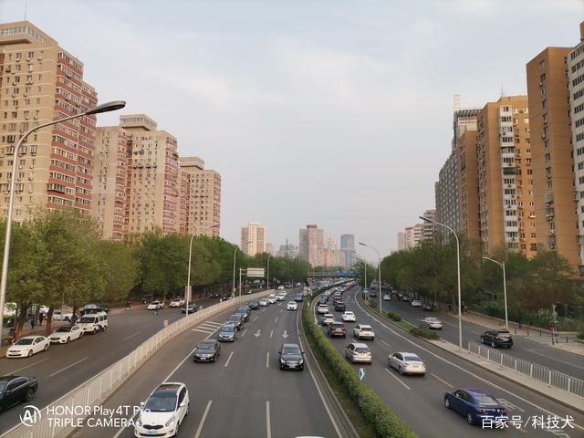 荣耀Play4T Pro体验：千元售价准旗舰表现 AI后置三摄大片随手拍_百科TA说