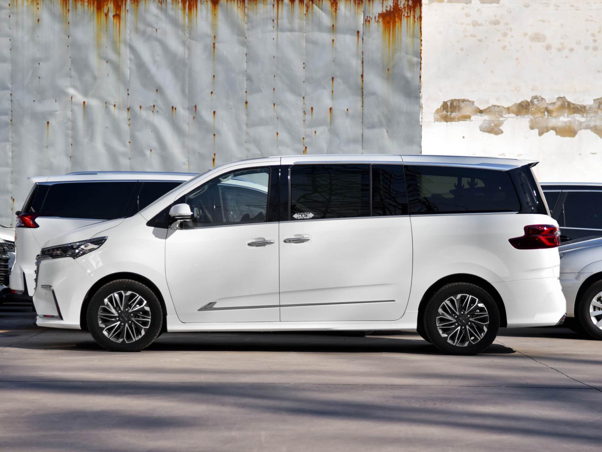 实拍上汽大通MAXUS G20，轴距3198mm，配2.0T+8AT_百科TA说