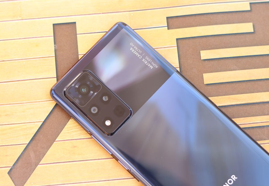 抢购到的荣耀V40使用了三天，主要优点有三个，遗憾不吐不快！_百科TA说