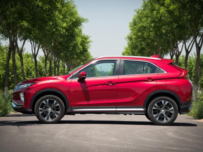 雪铁龙C3XR和三菱奕歌哪个级别高？1个月后，车主发表实际感受_百科TA说