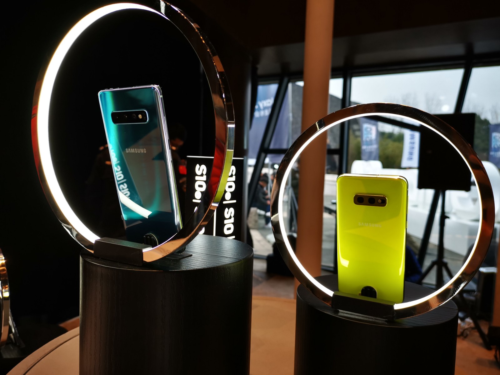 2019年安卓真旗舰，三星Galaxy S10e/S10/S10+现场上手体验_百科TA说