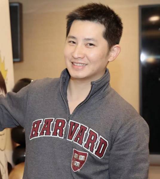 赖荣明（中国台湾iTutorGroup前副总裁、大奇在线DaKiTalk创始人）_百度百科