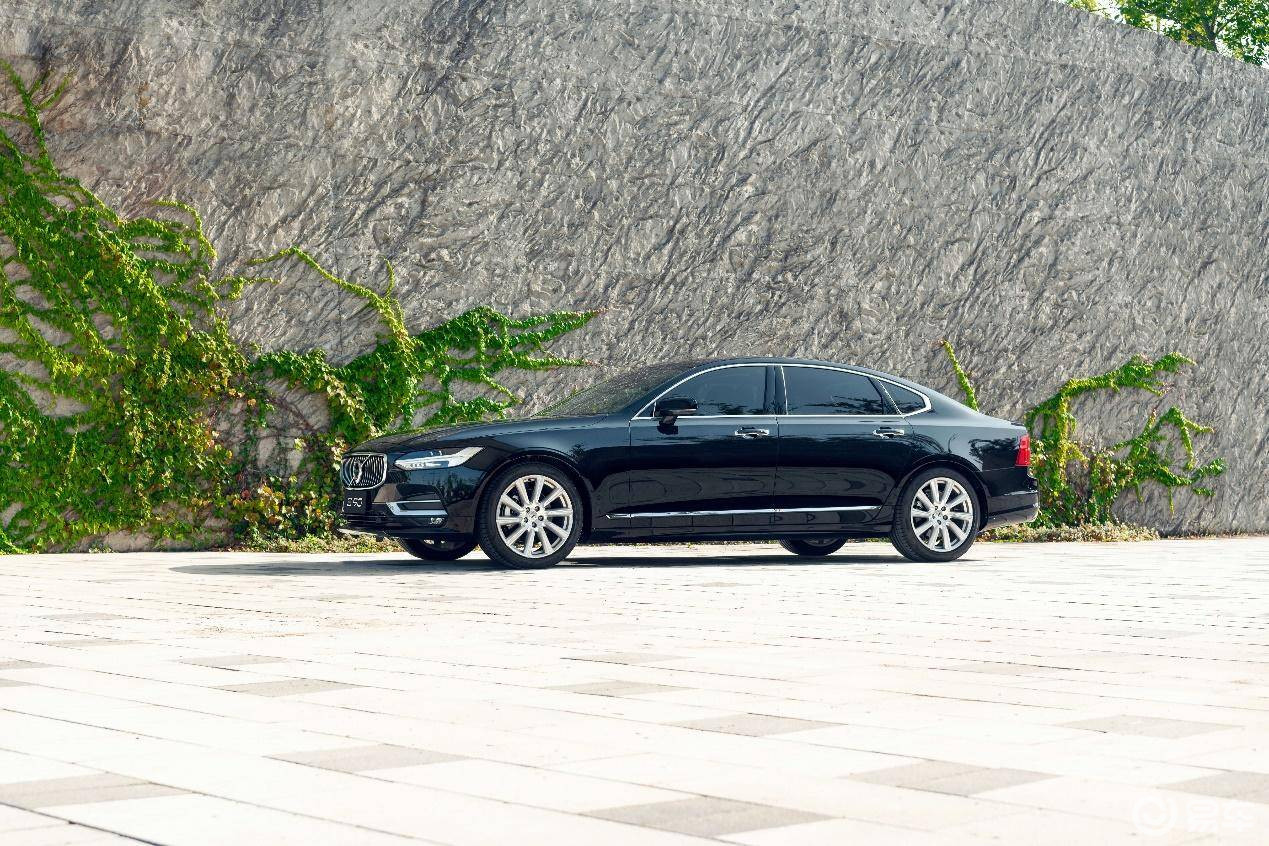 当奥迪A6L遇上沃尔沃S90！车友说：忘掉BBA吧_百科TA说