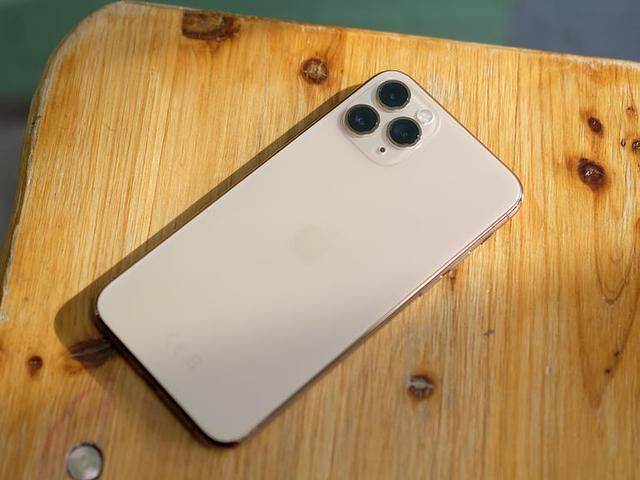 发布至今下跌2300元，A13+IP68防水，旧款iPhone无奈加速退场_百科TA说