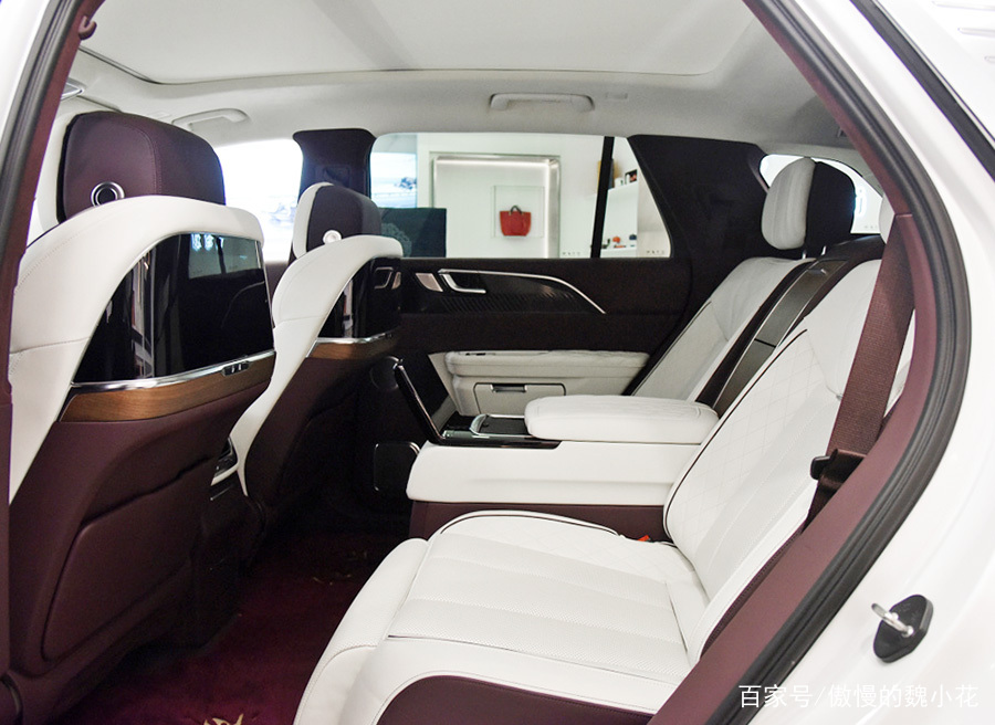 红旗E-HS9下月4号上市，预售价55万，6块液晶屏加持，科技感爆棚_百科TA说