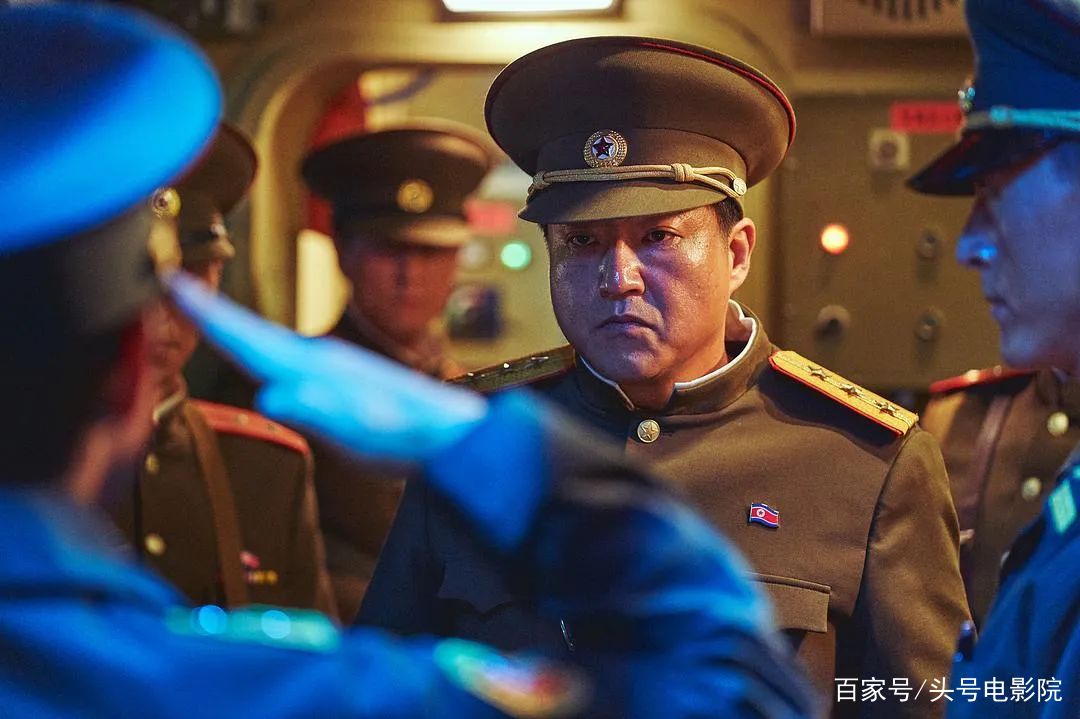 9.2开分！敢拍的韩国导演，又出新作《铁雨2》，主角是三国首脑_百科TA说