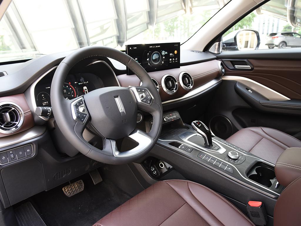 实拍WEY VV6，搭载2.0T+7DCT，轴距2680mm，仅14.8万起_百科TA说
