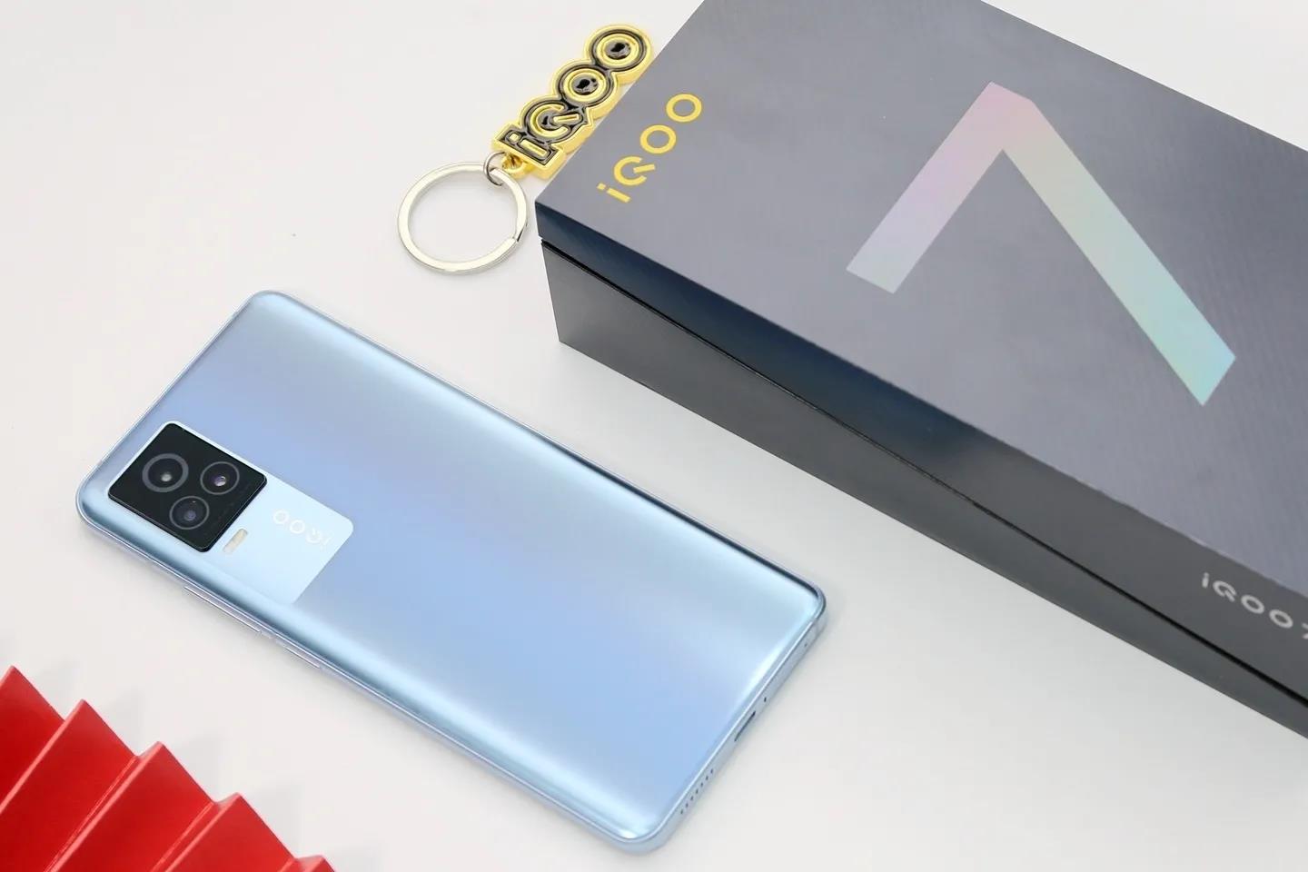 iQOO 7测评：专为电竞玩家打造，配置强充电快_百科TA说