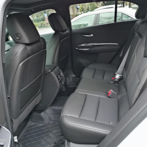 凯迪拉克XT4到底怎么样？行驶9900公里，车主说了它的特点！_百科TA说