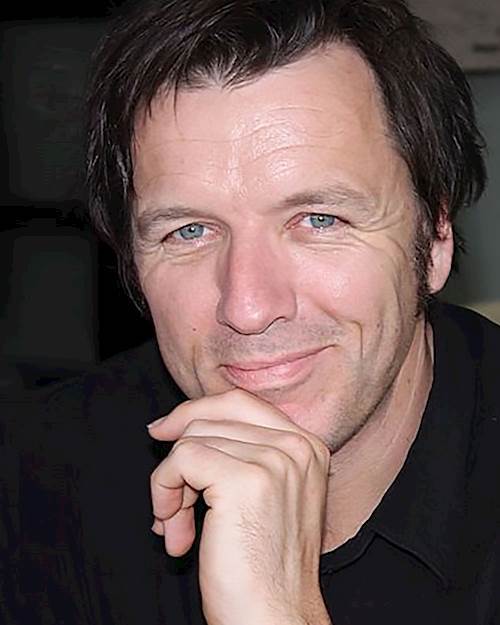 Peter Hobbs（原创音乐人）_百度百科