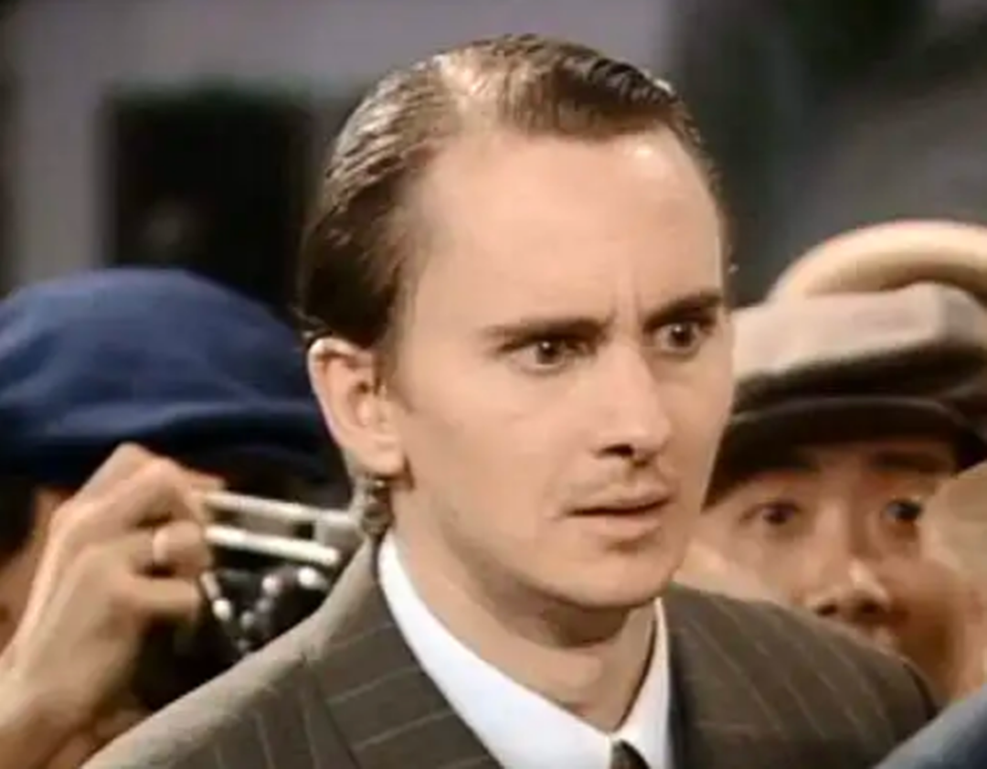 TVB警察专业户56岁无子，患癌养流浪狗欠款80万，曾和老婆摆地摊_百科TA说