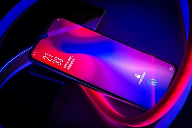 精致设计，屏幕指纹，OPPO R17 Pro全新升级_百科TA说