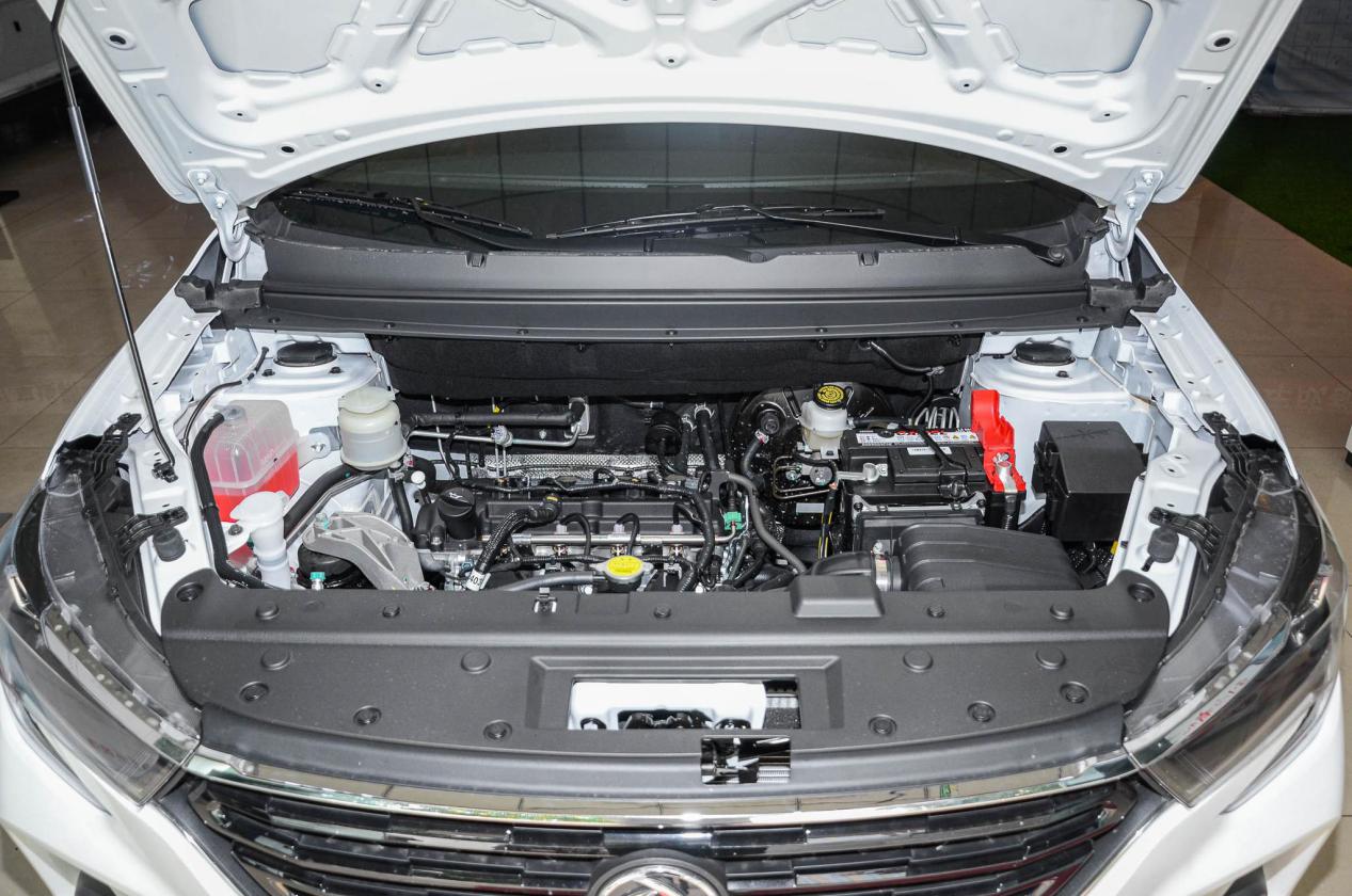 风行T5也迎来改款，搭载1.6L发动机，且售价仅为6.99万元_百科TA说