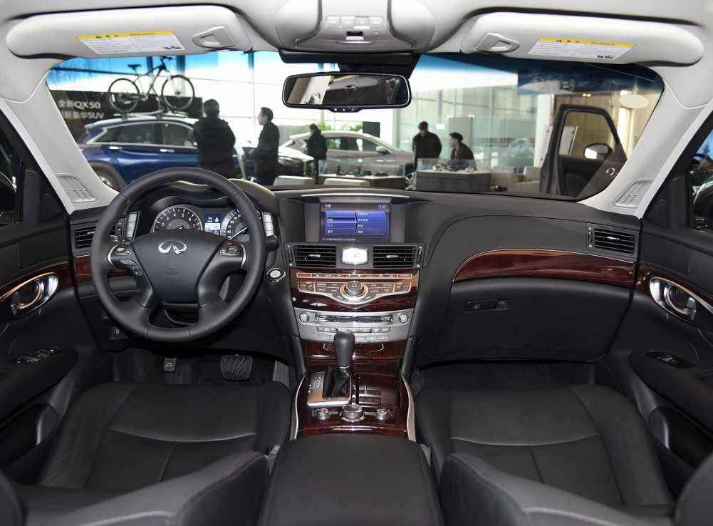 48.8万怎么选车？蔚来ES8和英菲尼迪Q70如何抉择？车主说了真心话_百科TA说