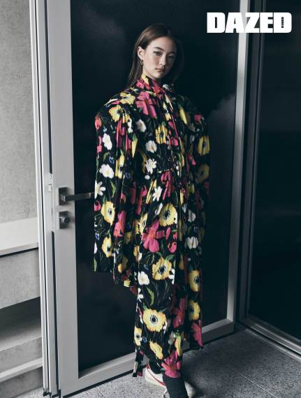 ELLA（美籍德韩混血女歌手、演员、模特，女子组合MEOVV成员）_百度百科