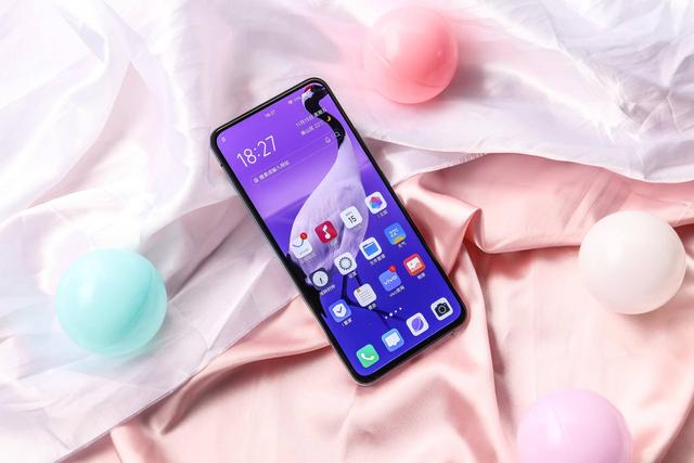 蔡徐坤教你摆Pose！vivo S5拍照姿势指引功能，一键秒变自拍达人_百科TA说