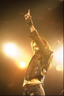 MICHI（日英混血的女歌手）_百度百科