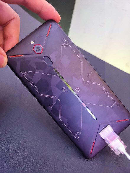 红魔Mars电竞手机，骁龙845+10G运行，跑分远超华为Mate20_百科TA说