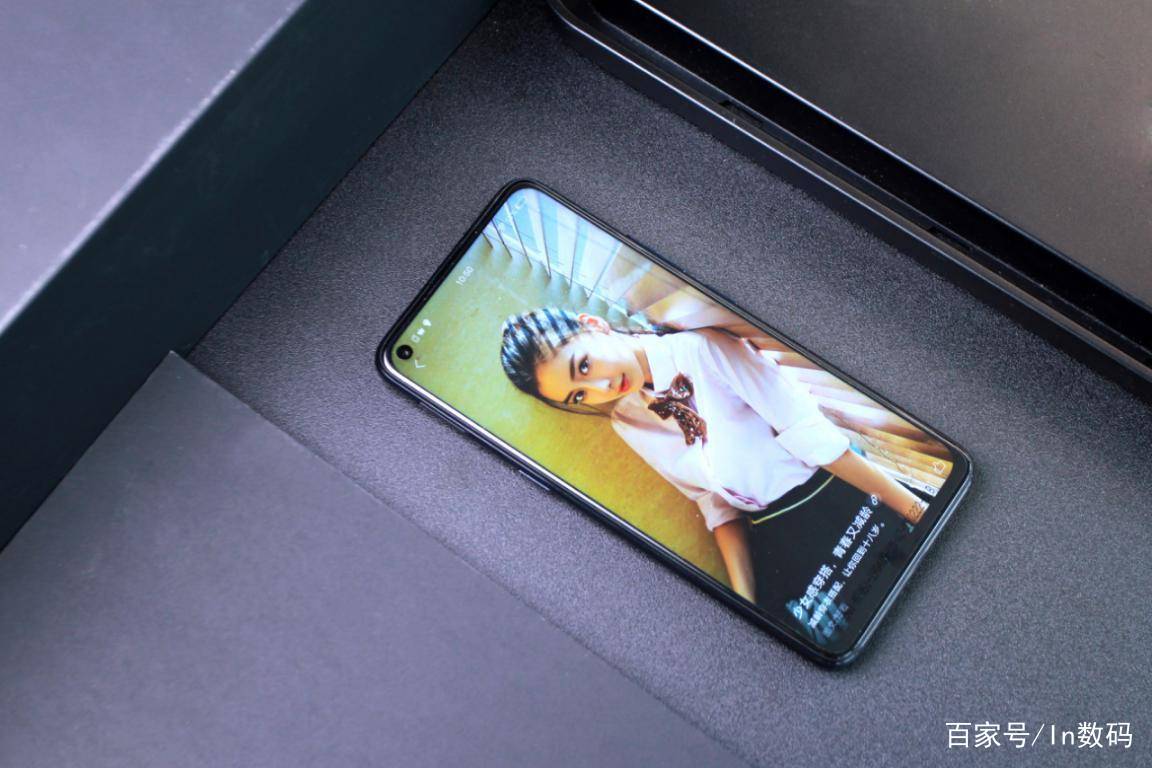 颜值随光而变，性能实力派vivo Z5x图赏_百科TA说
