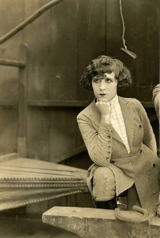 Virginia Fox_百度百科