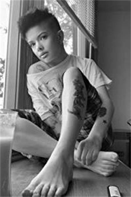 Clare Halstead_百度百科