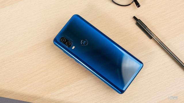 21：9超视野宽屏 完美观影体验 Moto P50图赏_百科TA说