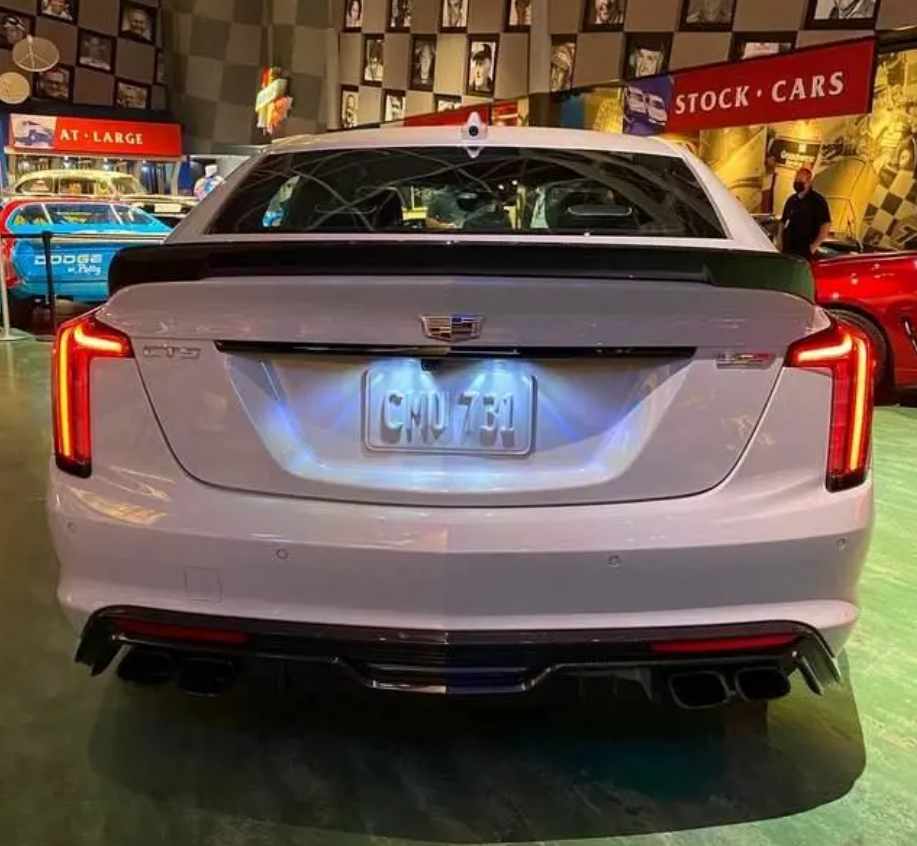 扮猪吃老虎的凯迪拉克CT5，V8机头+手动波箱！叫板超跑无压力_百科TA说