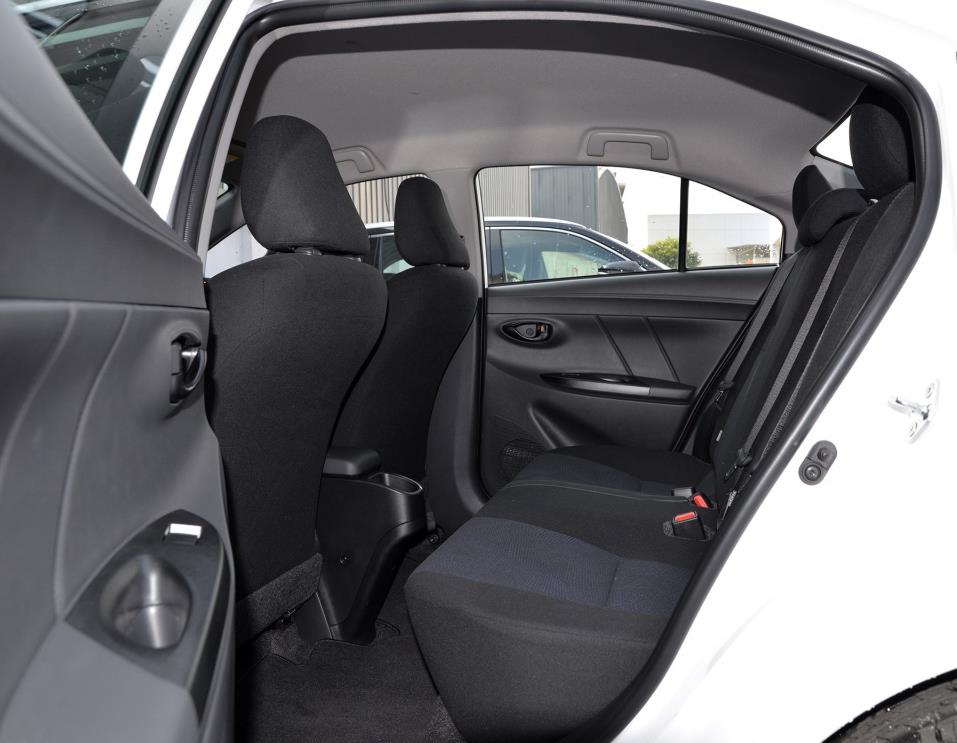 手握8万怒提YARiSL致享，开了300天，车主想说句实在话_百科TA说