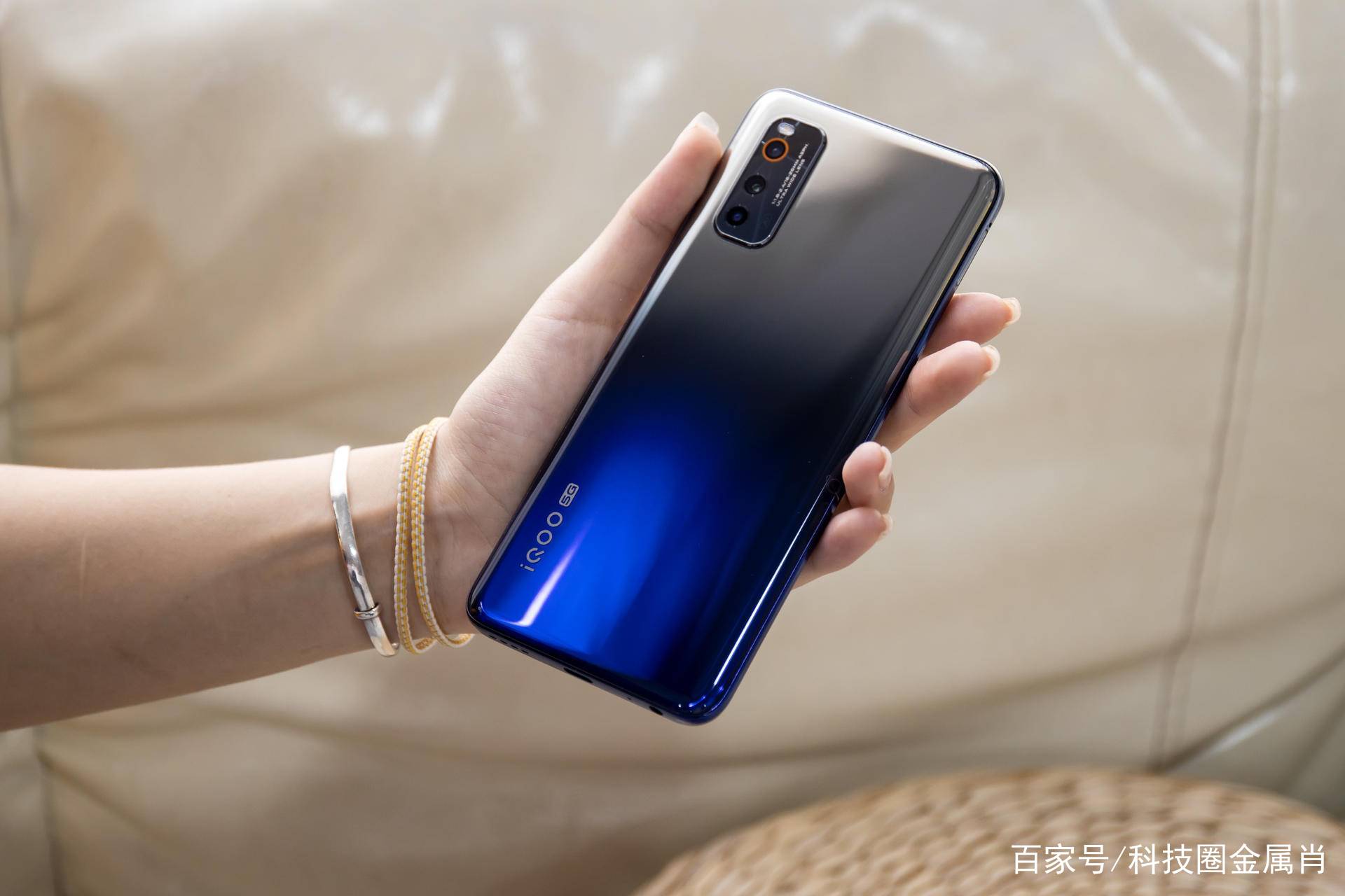 iQOO Neo3为何被称为“2K机皇”？夜幕黑图赏告诉你答案_百科TA说