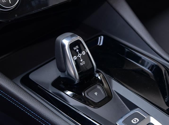 存了16万，先开标致3008又提领克02，车主：二者不分上下_百科TA说